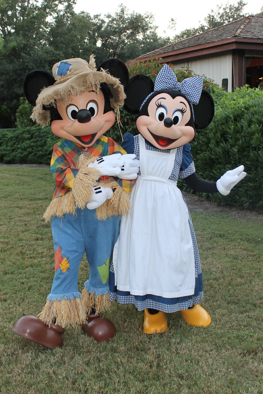 Unofficial Disney Character Hunting Guide: Halloween at the Walt Disney ...