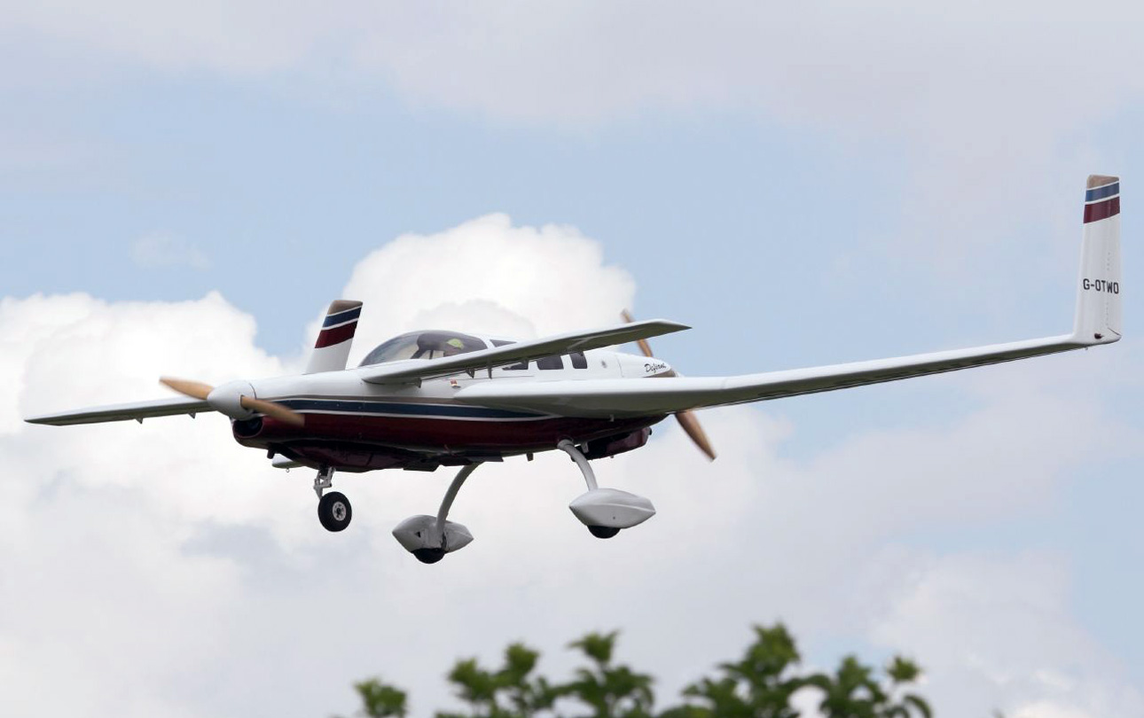 nhungdoicanh: Rutan 40/74 Defiant