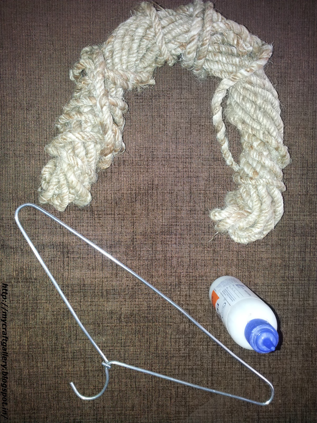 MY CRAFT GALLERY: DIY - BANGLE HANGER