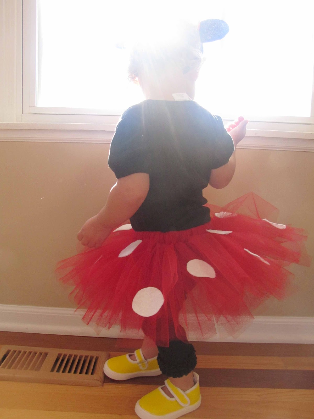 How to Make A Minnie Mouse Tutu: DIY Halloween Costume | School Time ...