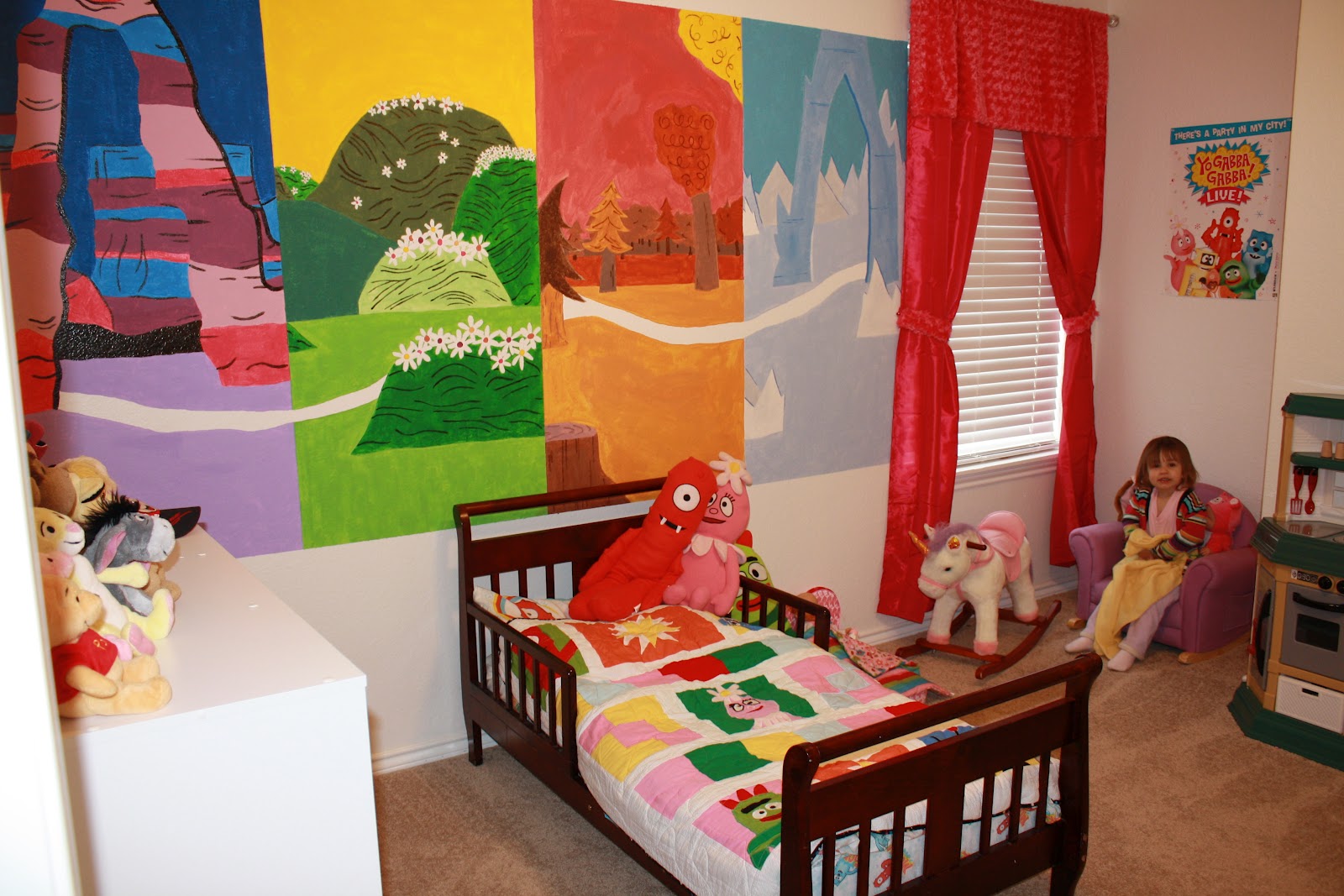 Life from beyond the Hills: Gabba land Room!