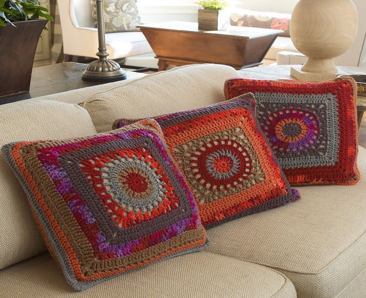 Ergahandmade: Crochet Pillows + Free Pattern