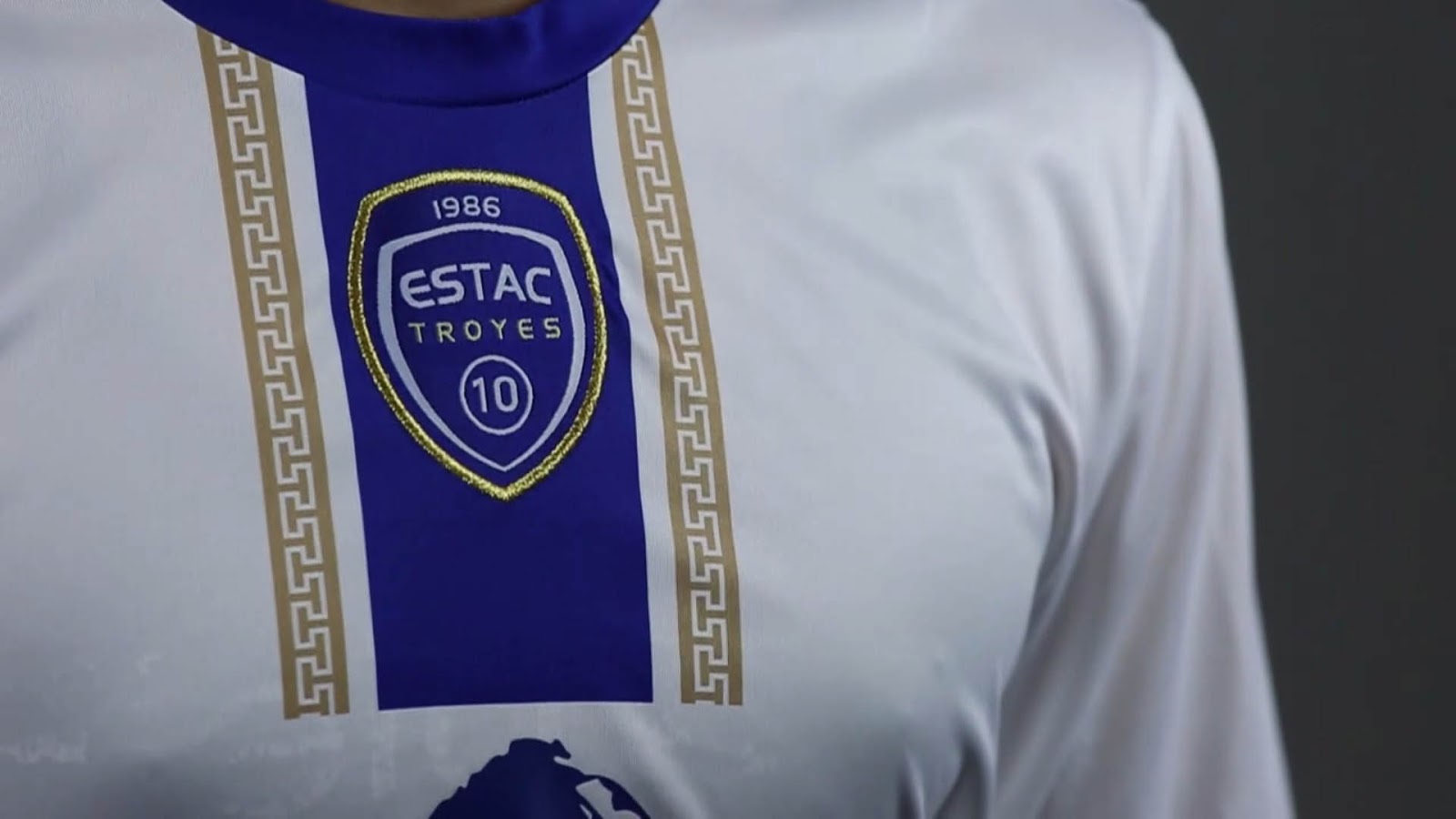 ESTAC Troyes 17-18 Ligue 1 Home & Away Kits Released - Footy Headlines