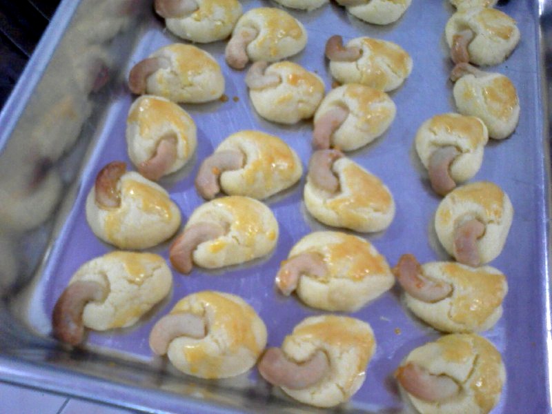 SurayaMSyed: Biskut Gajus