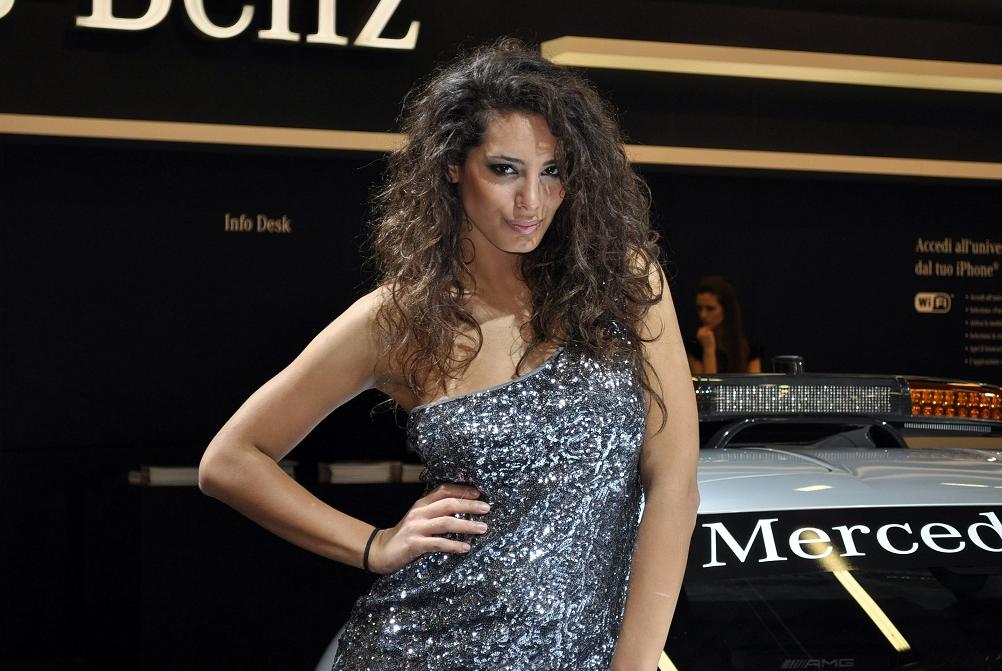 skyway: Beautiful Car Show Models