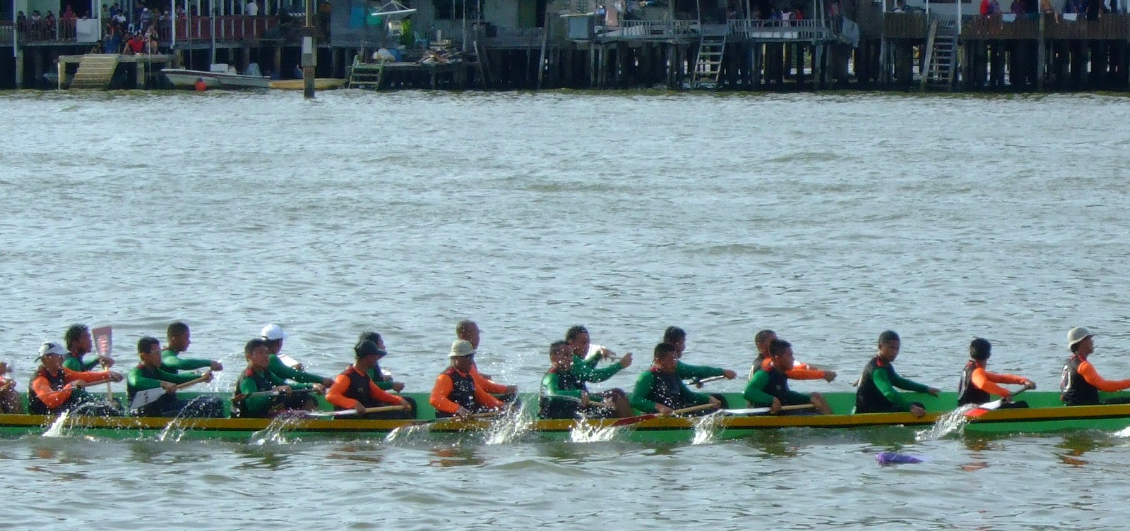 Lumba Perahu Kayuh dan Lumba Perahu "Tambang"