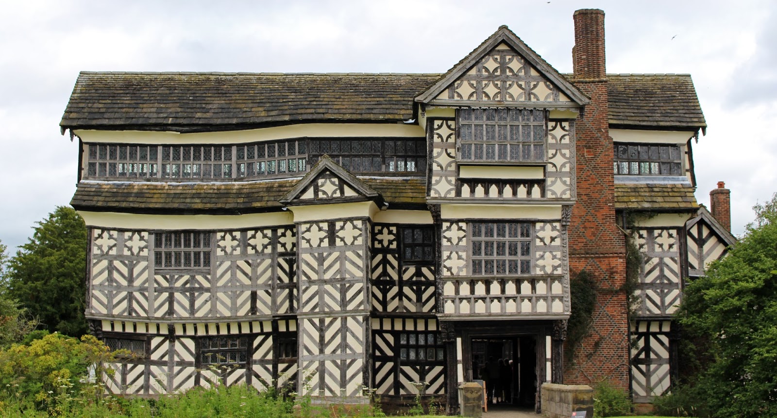 sconzani: England: Little Moreton Hall, Cheshire