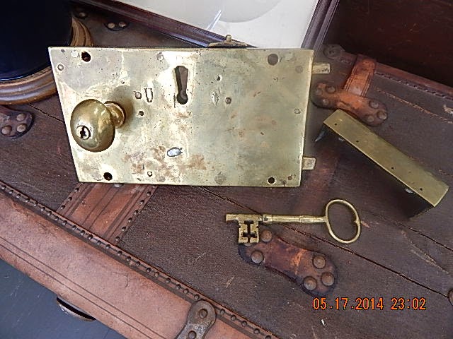 13909 Antiques: Antique Brass Carpenter Rim Lock, with Key