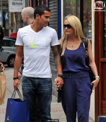 Tim Cahill with Wife Pics | FOOTBALL STARS WALLPAPERS