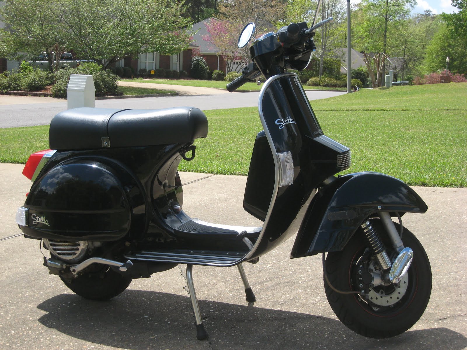 Stella Scooters ~ Vespa Scooters