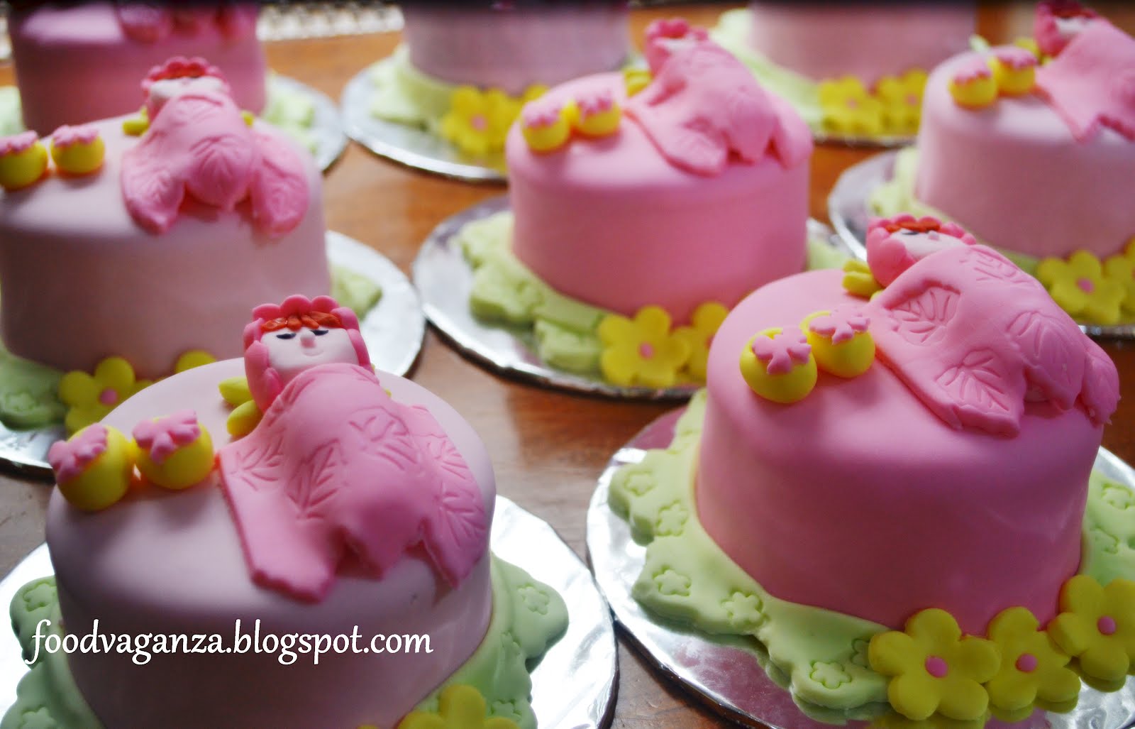 AYLA'S N AYRA: BABY ONE MONTH CAKE