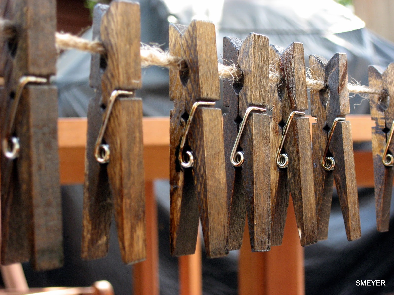 Pin, Lose, or Draw!: DIY Glassless Photo Frame