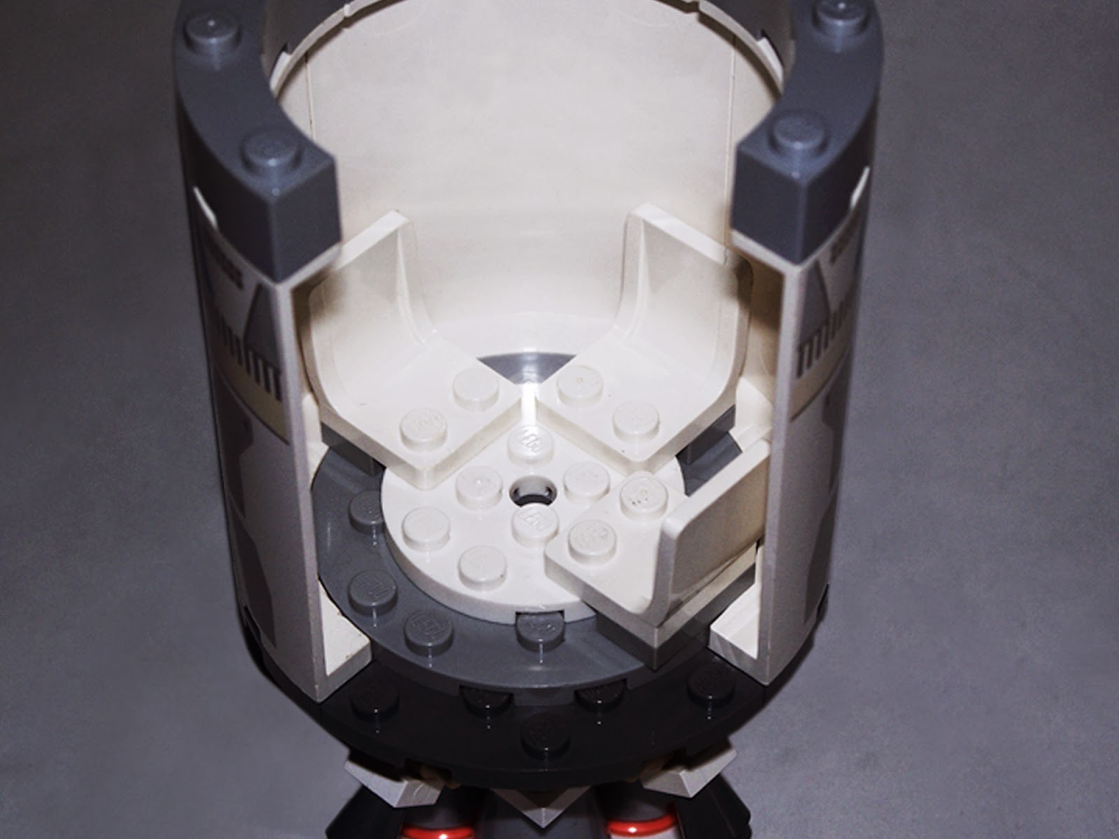 Houge Sandwich: Custom Lego Escape Pod