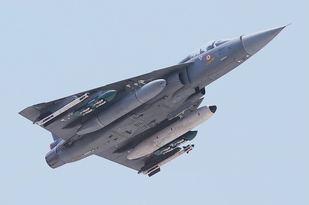 MAIDEN FLIGHT FOR INDIAN TEJAS FIGHTER JET - Blog Before Flight ...