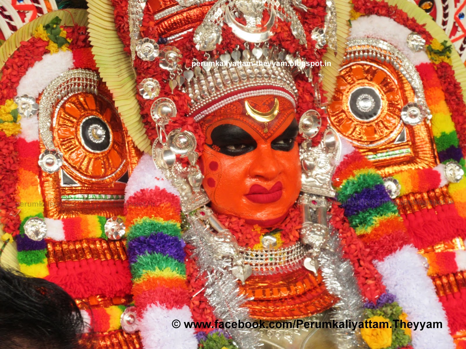 PERUMKALIYATTAM - THEYYAM: Movalam Kuzhi Chamundi Theyyam | Pilicode