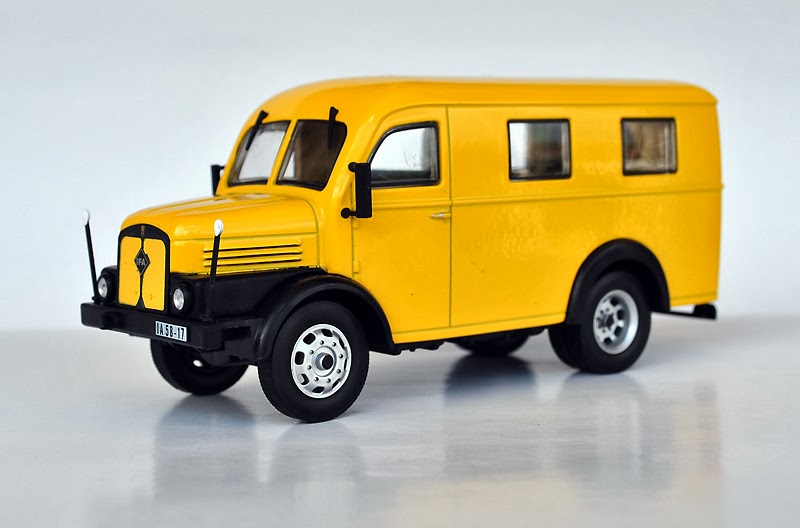 PiniuliModels: IFA Horch H3A "Deutsche Post" - (1949) - IST Models