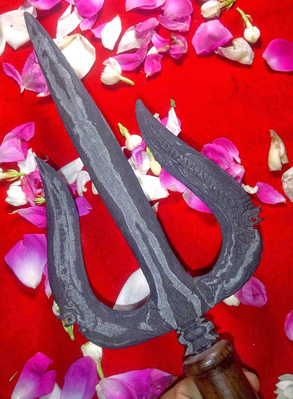 Pusaka Trisula Naga Kembar Majapahit - Seni misteri