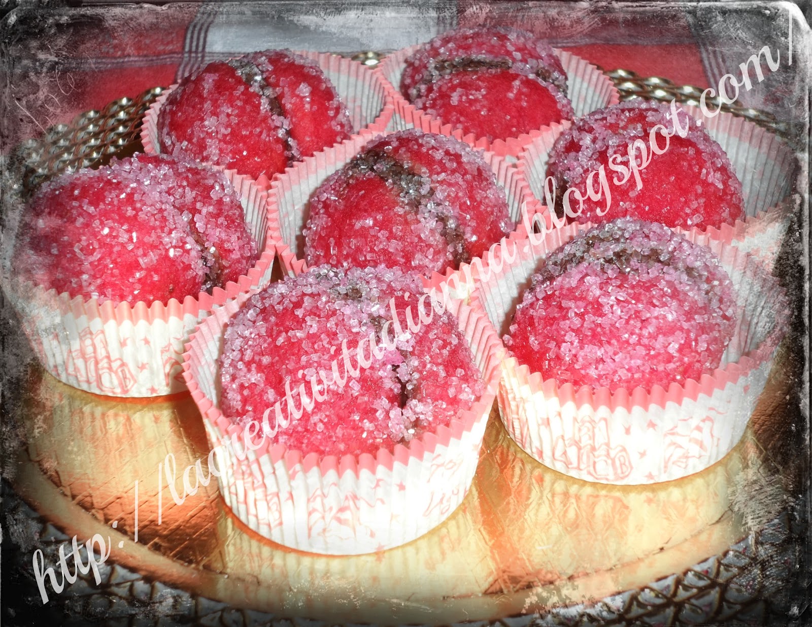 La Creatività di Anna!!!: Piccole Pesche all'alchermes con cioccolato ...