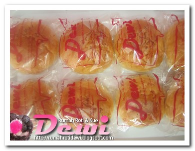 Roti manis (Rumah Roti Dewi) ~ Rumah Roti Dewi