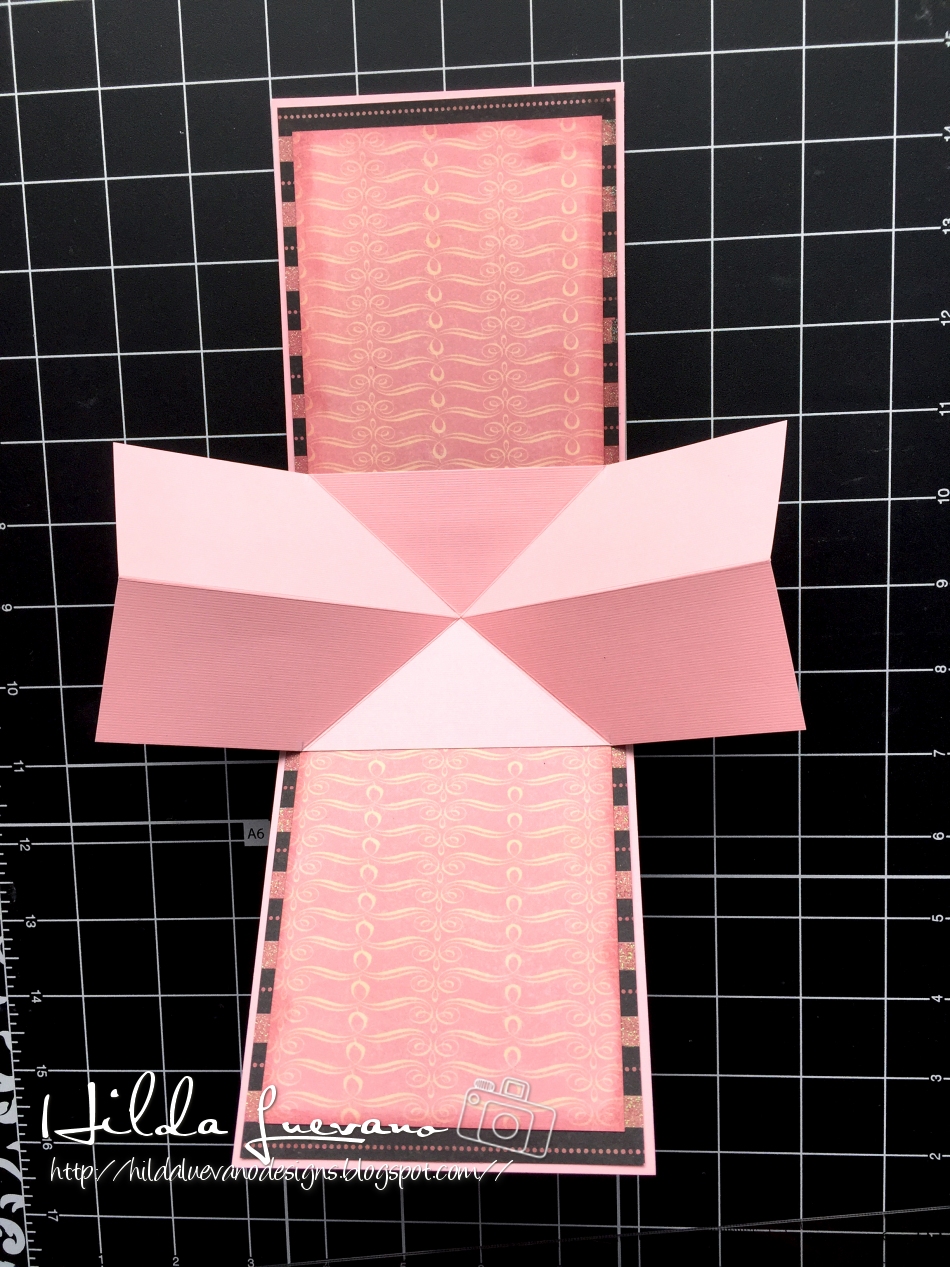 Hilda Designs: Tutorial Twist Pop Up Card / Tarjeta Desplegable