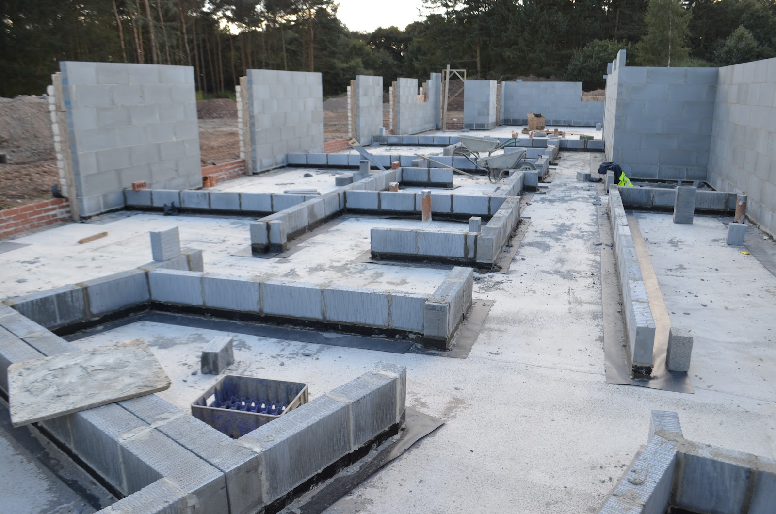 sustainable garden: waxwings internal blockwork