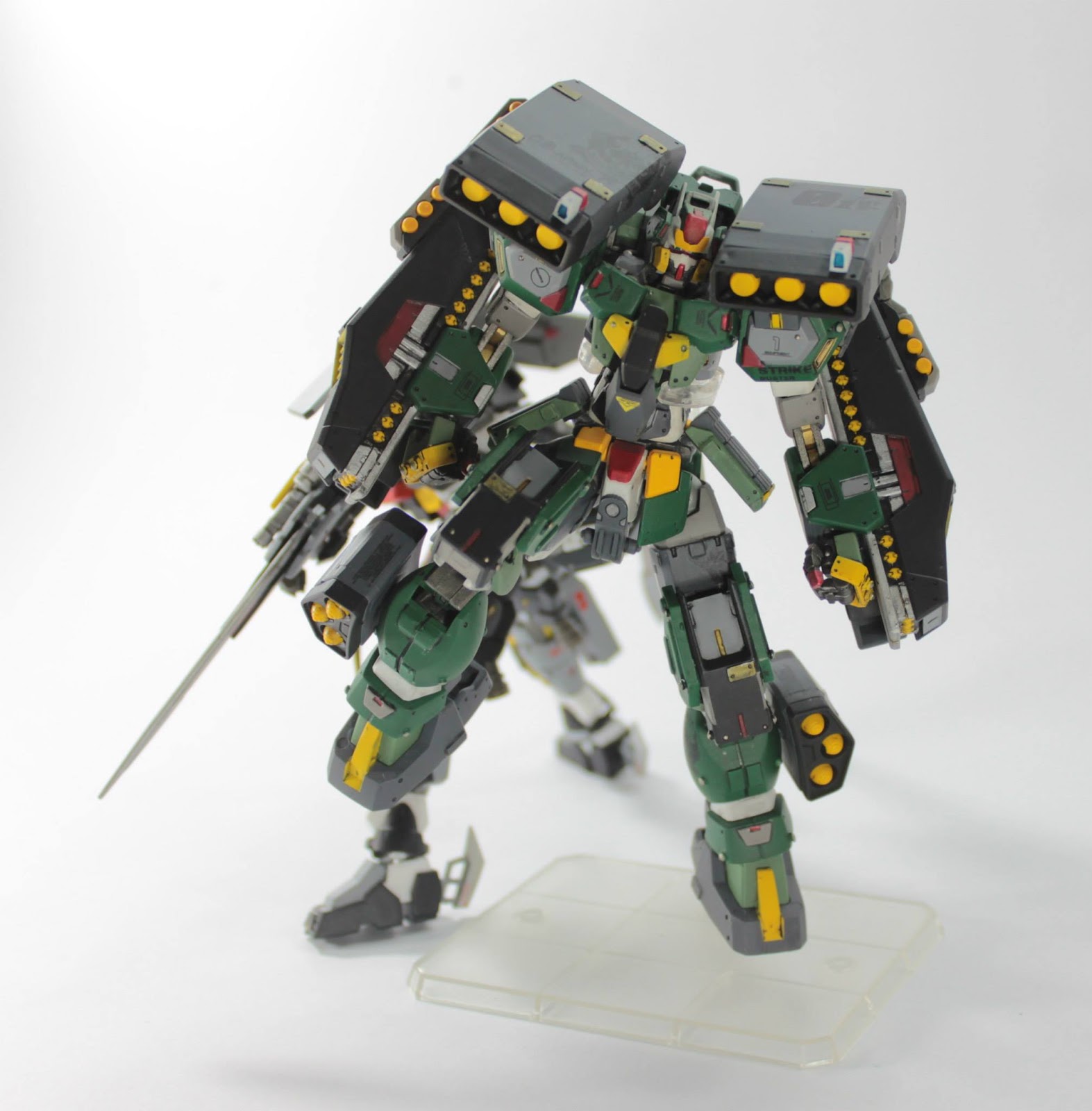 Gundam Family: Striker Buster (Heavy Type) & Gundam Astraea Arfogaeth ...