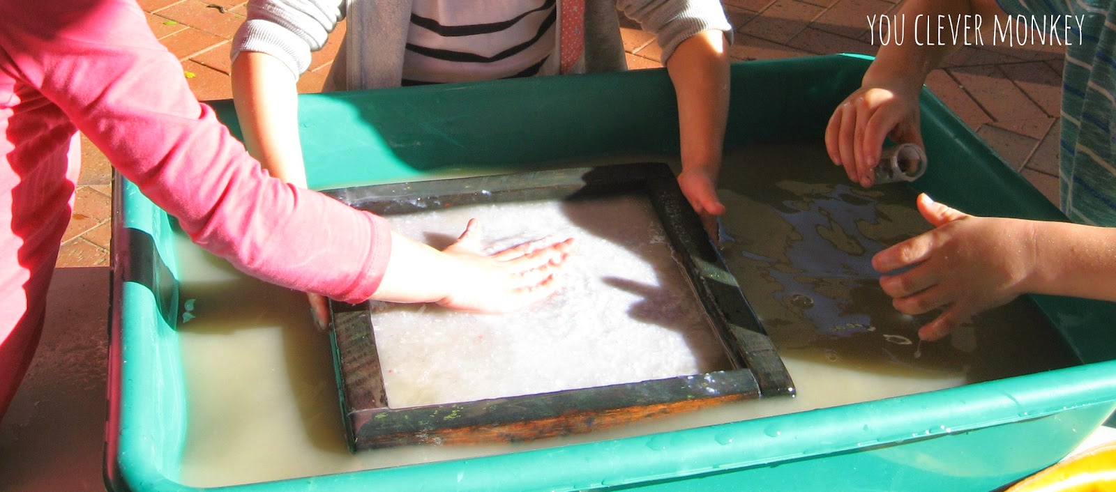 HOW TO EASILY MAKE RECYCLED PAPER WITH PRESCHOOLERS | you clever monkey