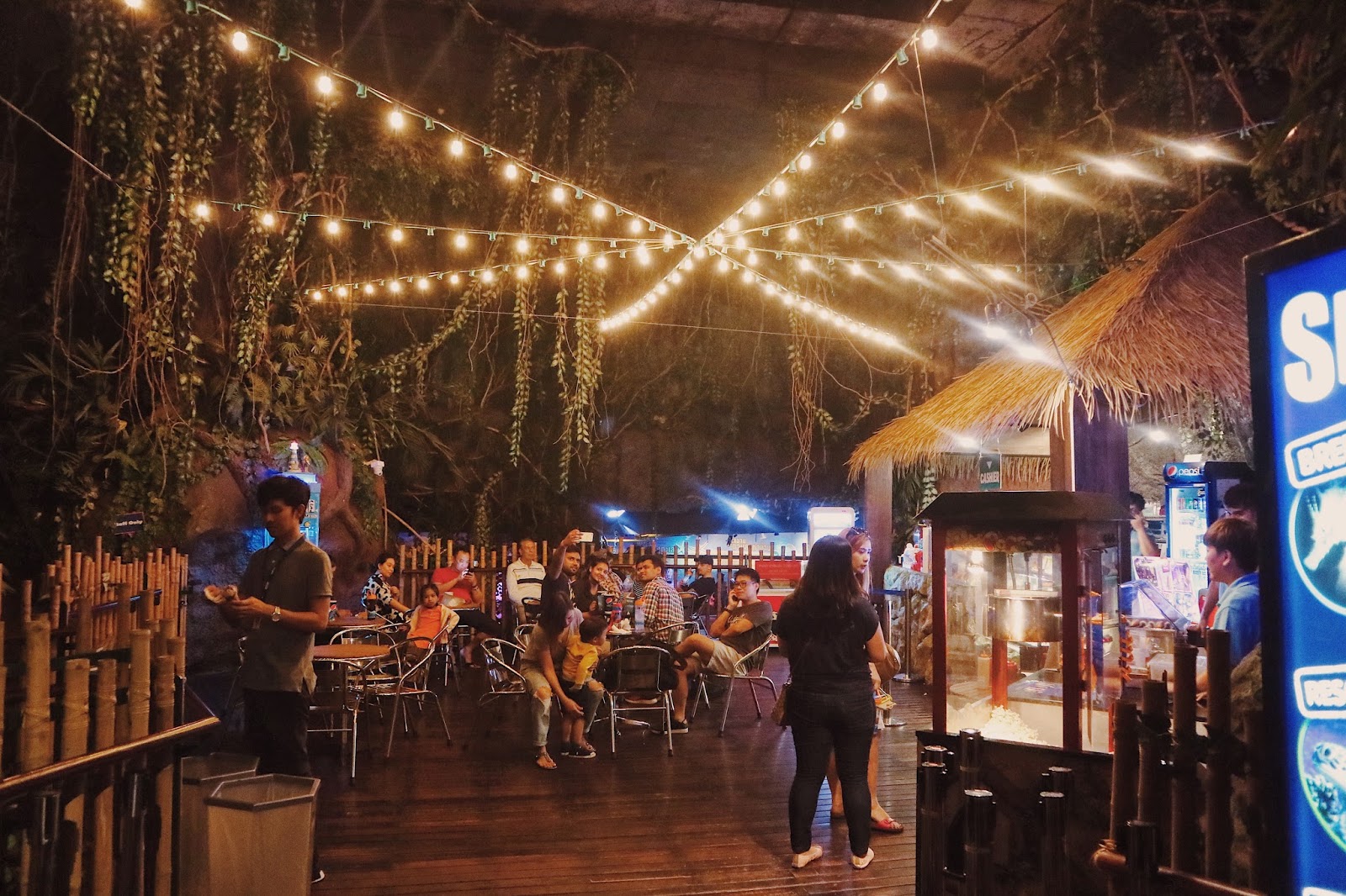 SEA Life Bangkok Ocean World and Khao San Road - Living in the Moment