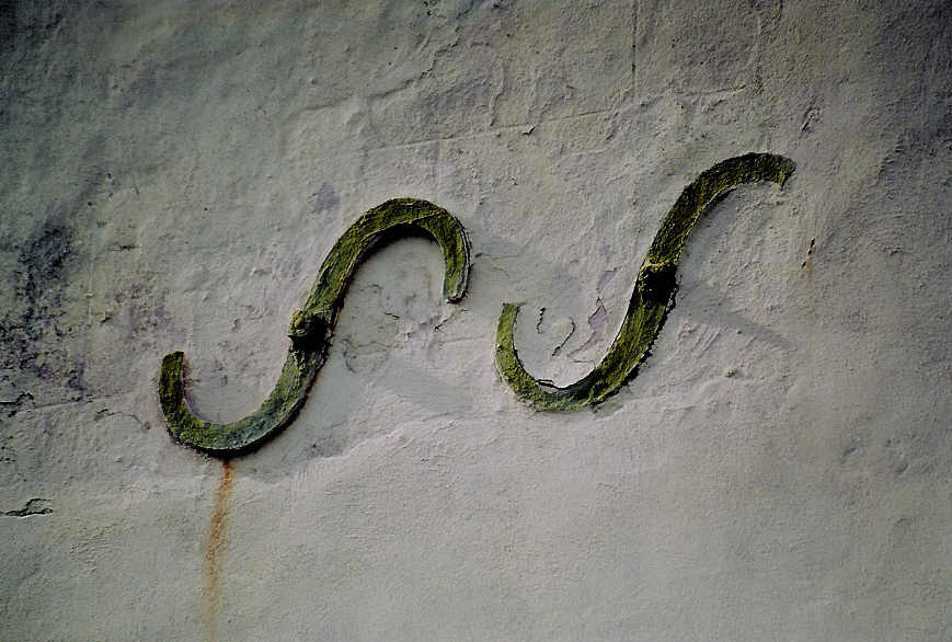 Charleston Photos: Earthquake Rods