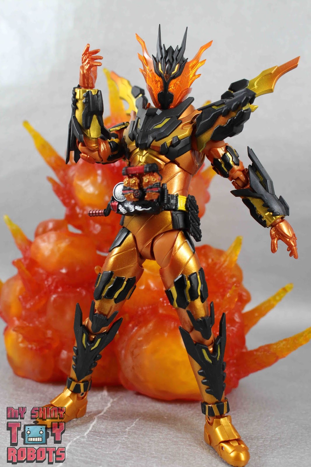 My Shiny Toy Robots: Toybox REVIEW: S.H. Figuarts Kamen Rider Cross-Z Magma