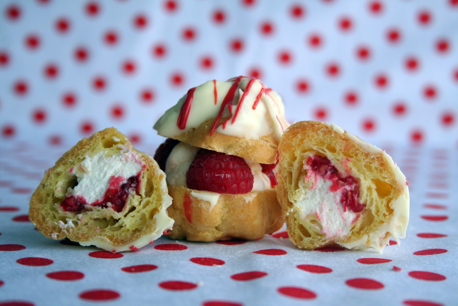 Amapola, el mundo en un plato: Profiteroles de chocolate blanco y ...