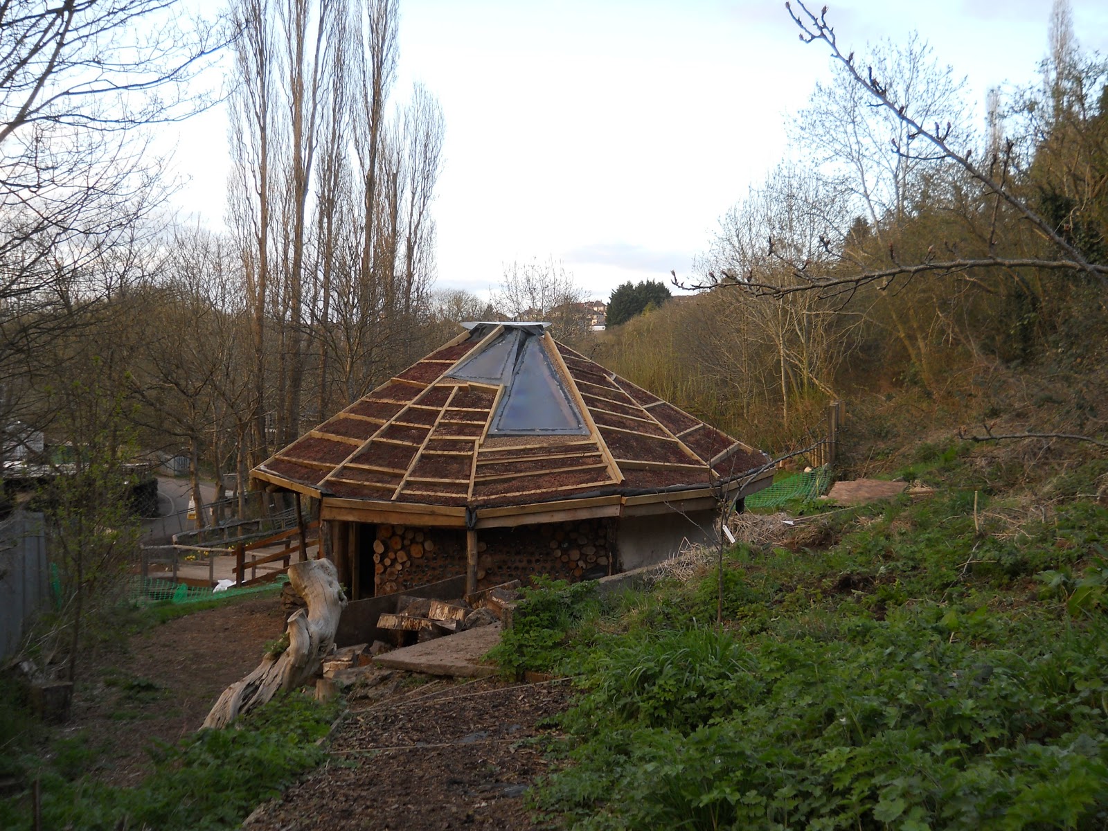 Finishing the roundhouse roof rebuild at Boiling Wells! | Carvings with ...