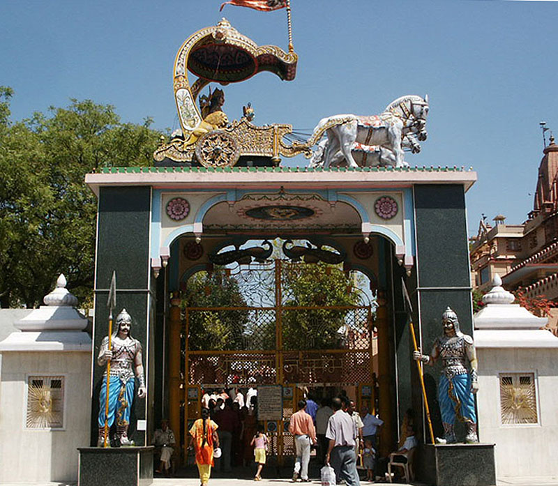 வீடு திரும்பல்: கிருஷ்ணர் பிறந்த மதுரா கோவிலும், பணிக்கர் டிராவல்சும் ...