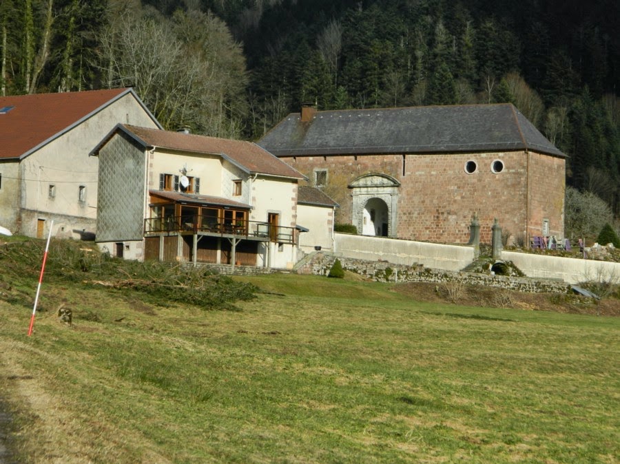 Châteaux-forts, abbayes, monuments antiques et personnages historiques ...