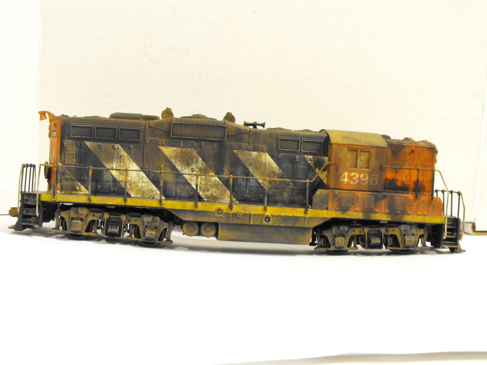 "Heavy Weather": CN GP7 #4396