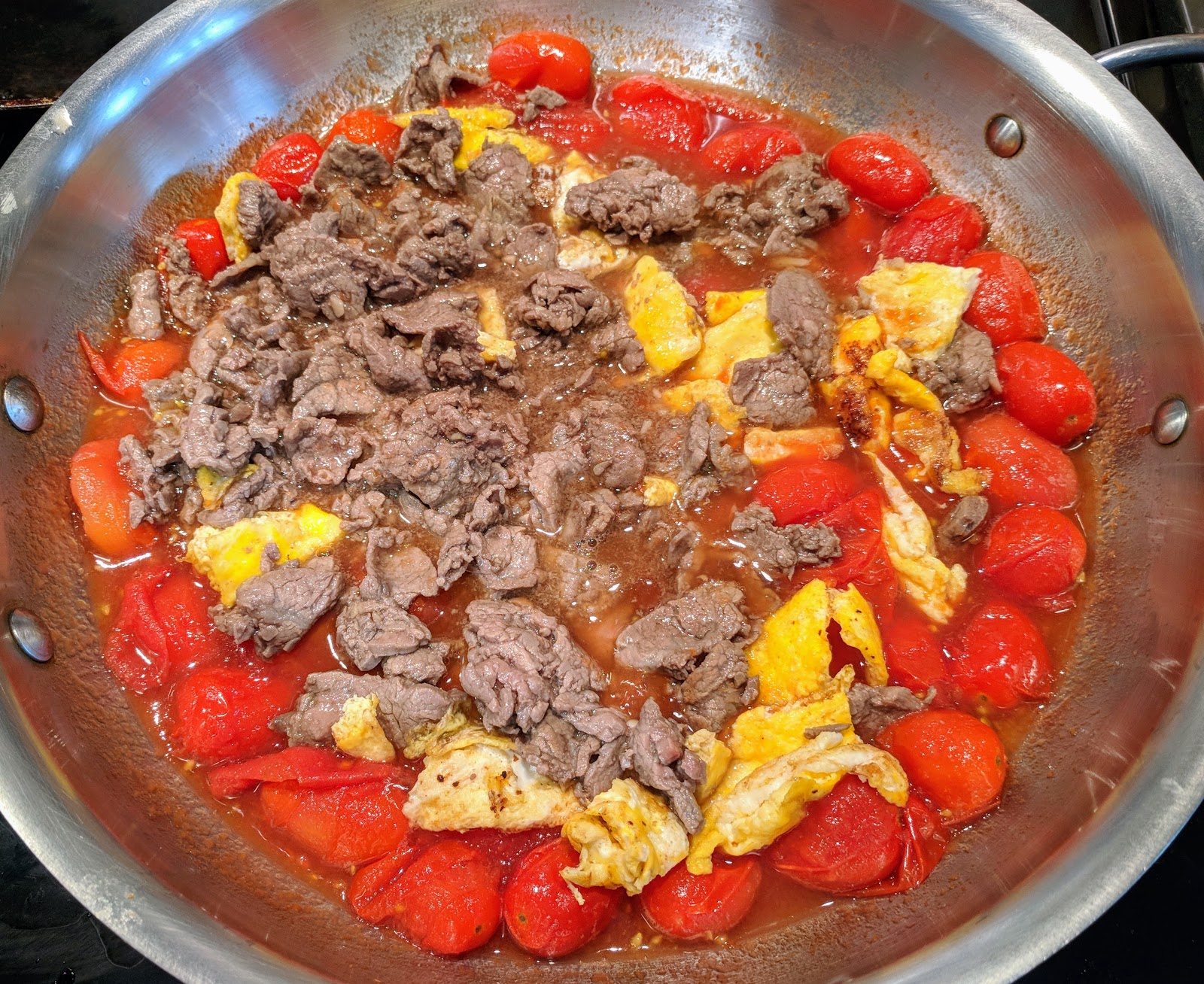 Beef and Tomatoes with Egg on Rice