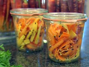 In en om die huis: Gepiekelde Wortelslaai