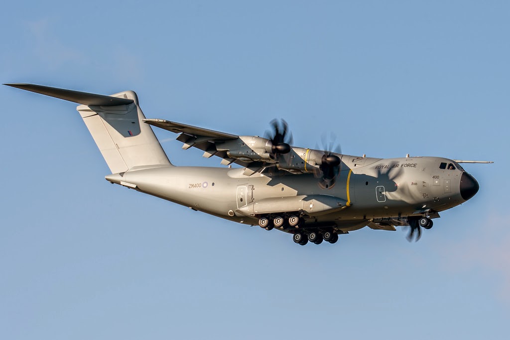 AVIAMIL : La Royal Air Force recibe su primer avión A400M Atlas.
