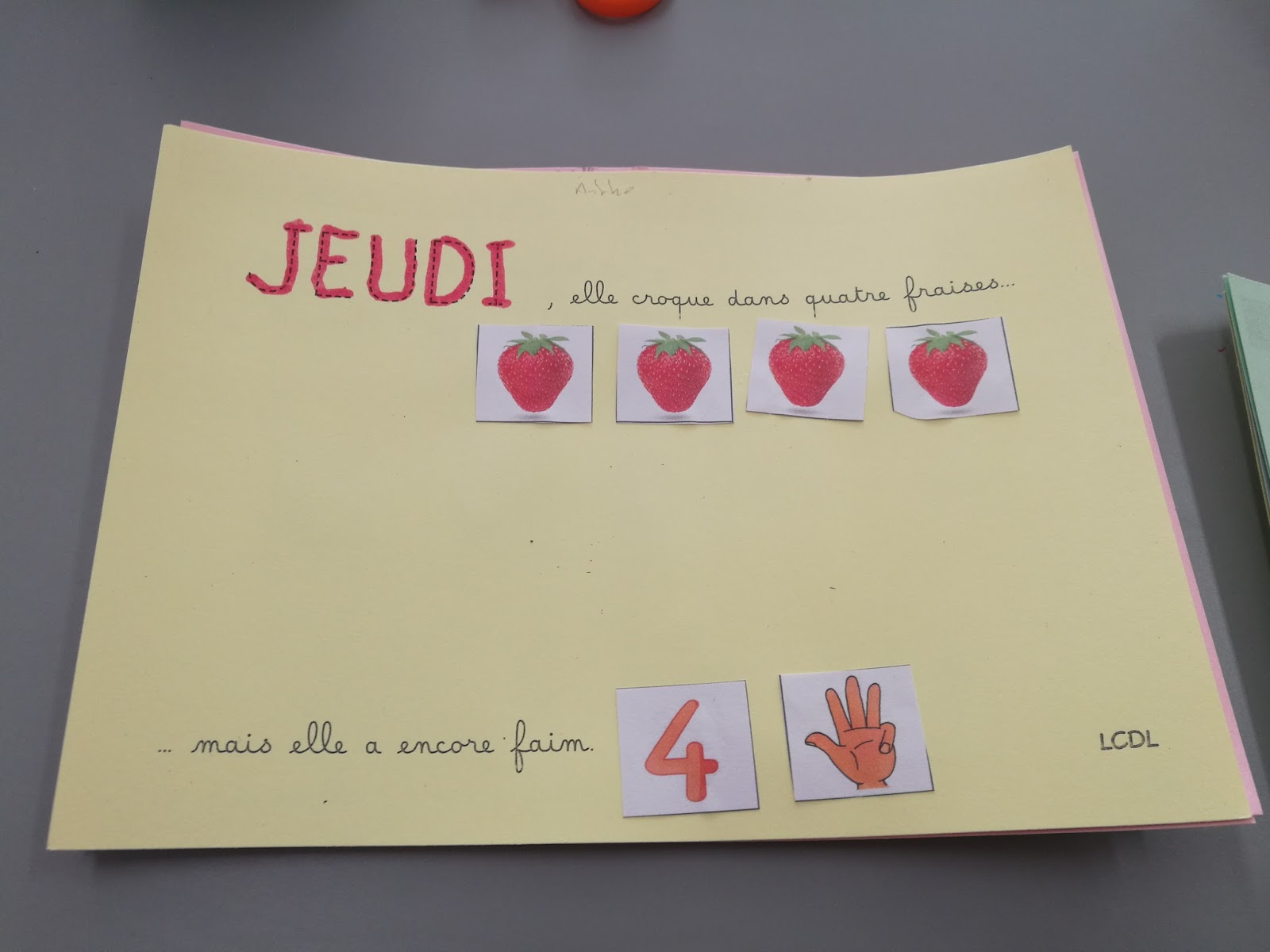 La maternelle de Laurène: Livre à compter " La chenille qui fait des trous"