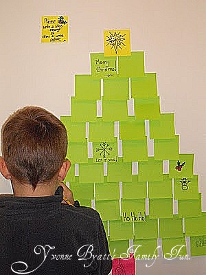Yvonne Byatt's Family Fun: POST IT NOTE (STICKY NOTES) CHRISTMAS TREE