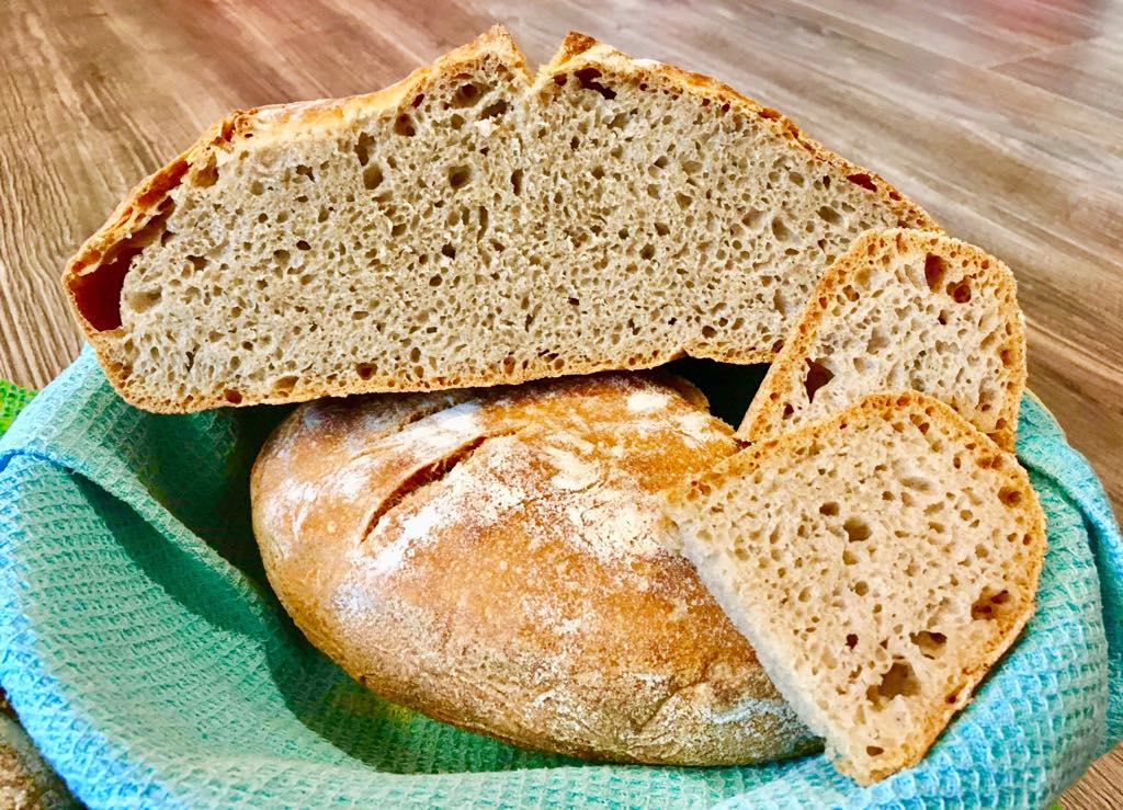 Kruh brez kvasa, fermentiran s kvasno vodo