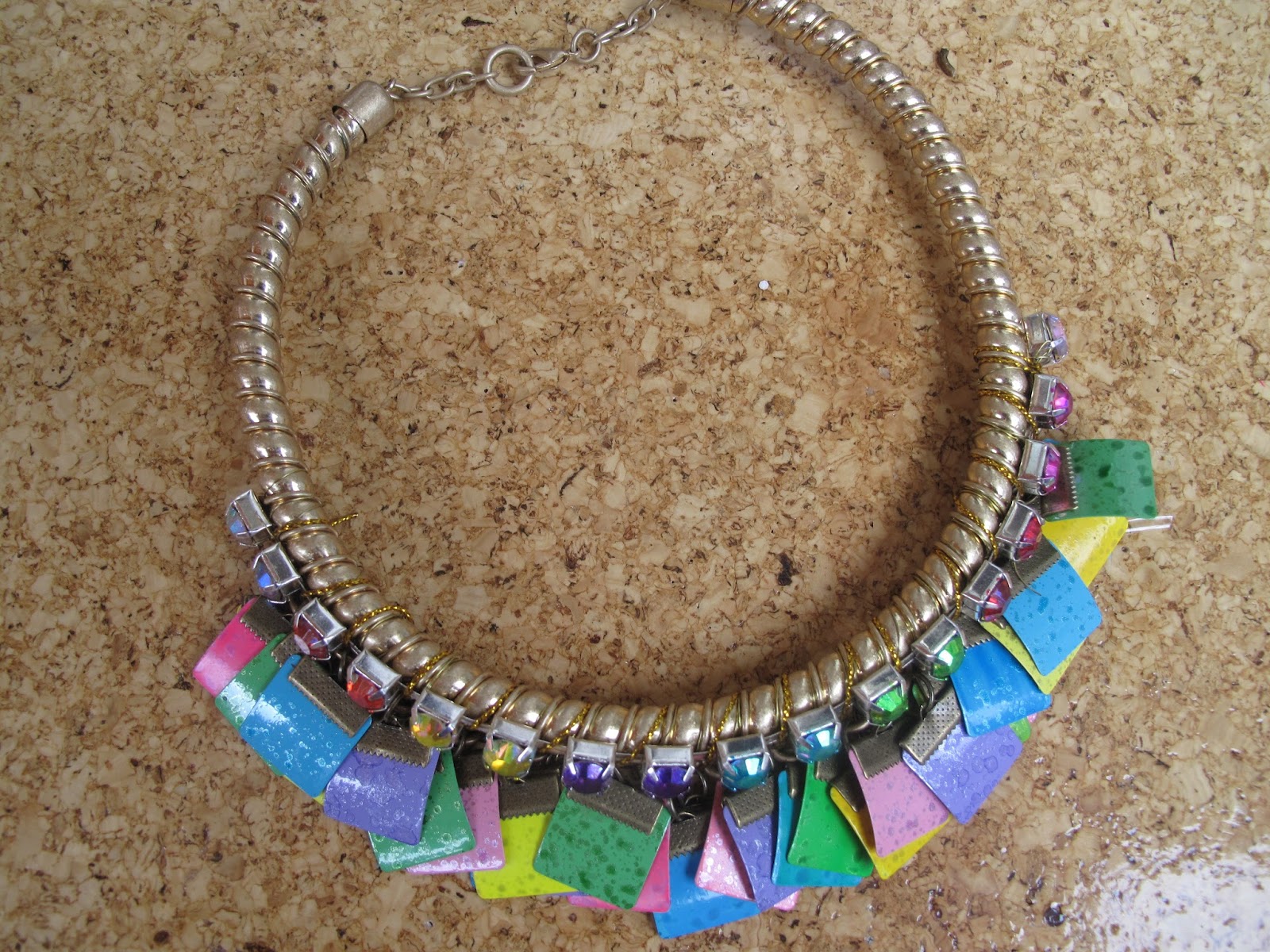 marymerche: collar de chapas