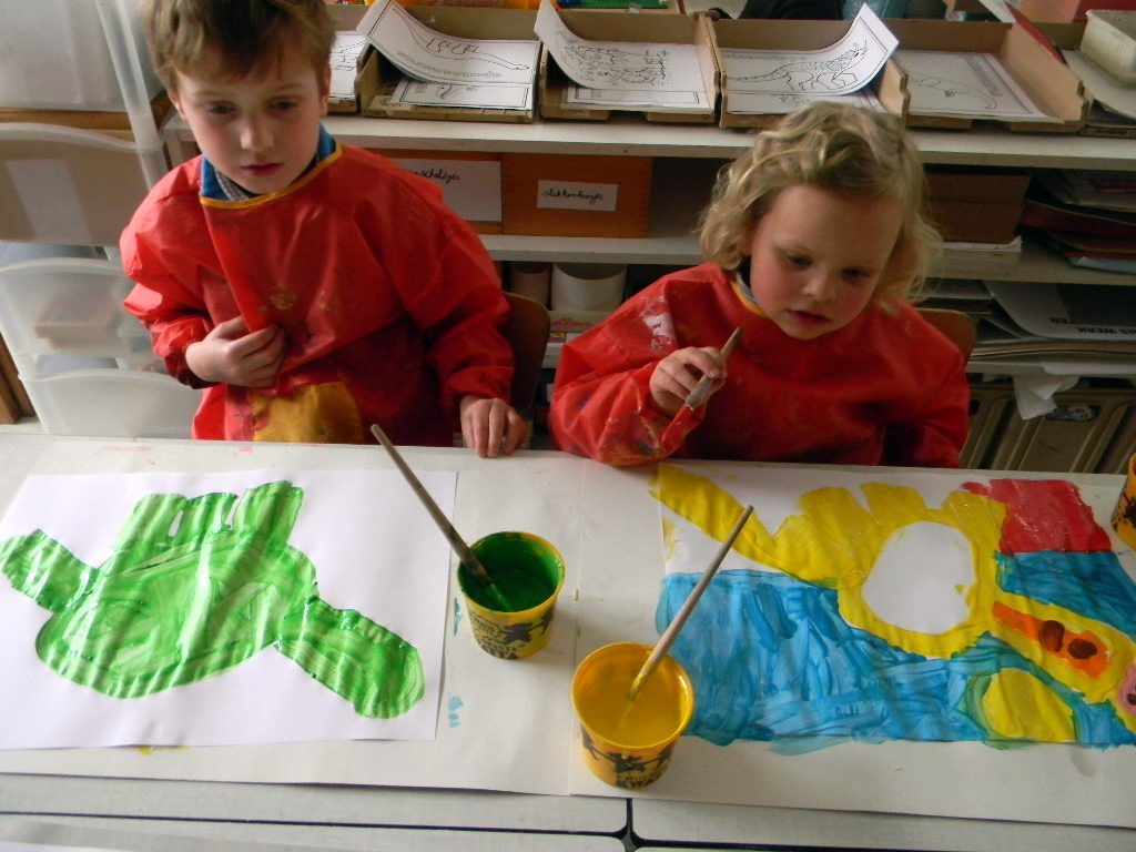 3de kleuterklas - Sint-Lodewijk: SCHILDEREN MET TEMPERA - VERF