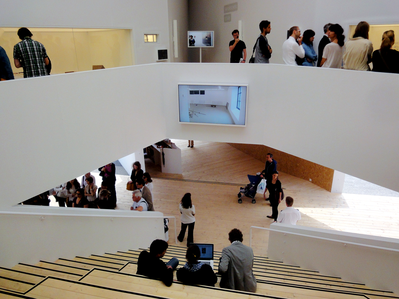 Human's Scribbles: The magic of weird angles