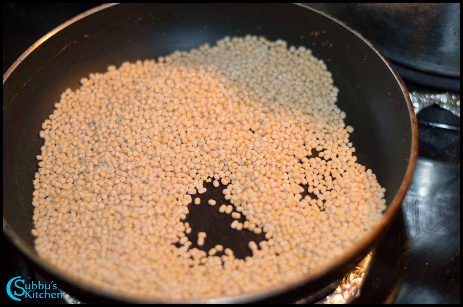 Kopparai Thengai Idli Milagai Podi Recipe | Dry Coconut Idli Milagai ...