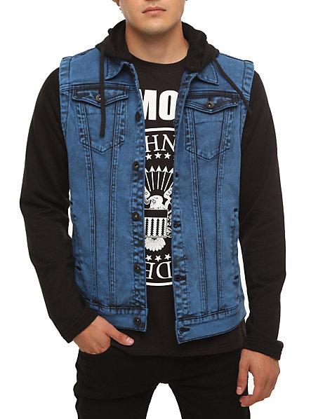 Your Fashion Resource : Hot Topic: GUYS GUIDE Must Have New Items