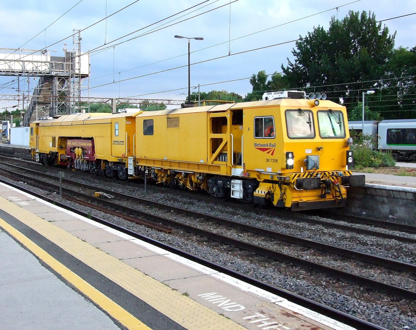 'Along These Tracks' Train Photos Site : Photo DR73116 Network Rail ...