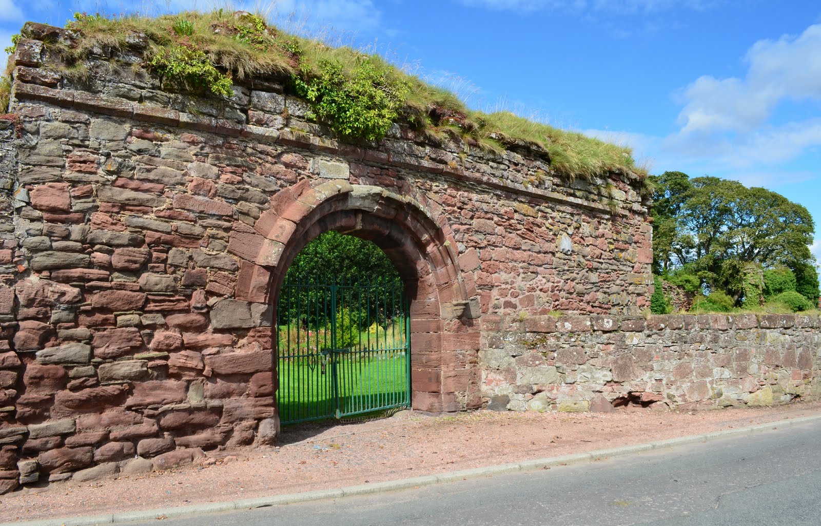 Tour Scotland: Tour Scotland Photographs Lindores Abbey Newburgh North ...
