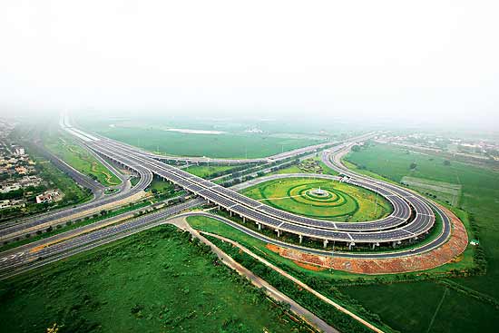 Yamuna Expressway - Connecting Greater Noida with Agra | All India Daily