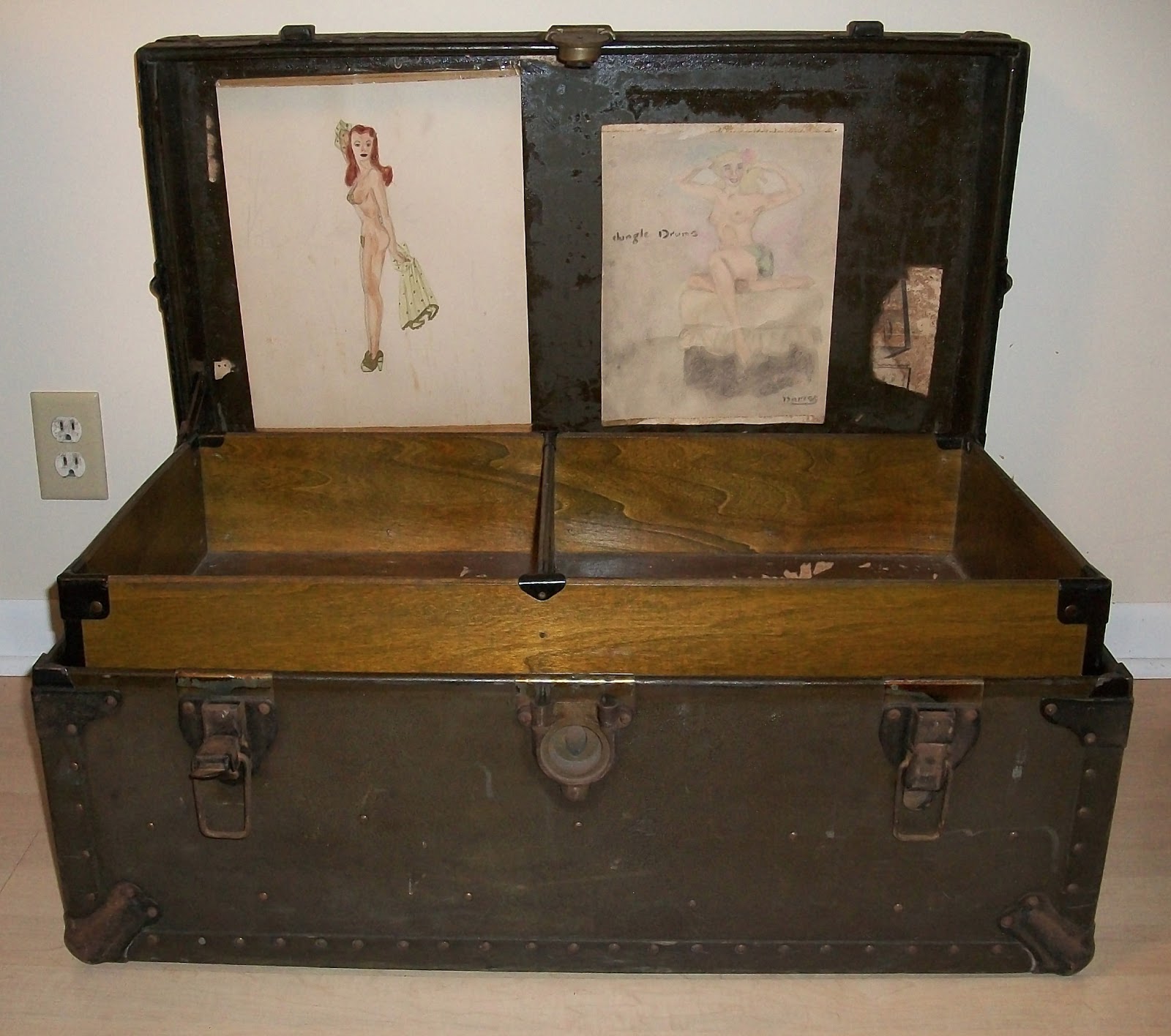 Dull Tool Dim Bulb: Soldier's Pin Up Foot Locker World War Two ...